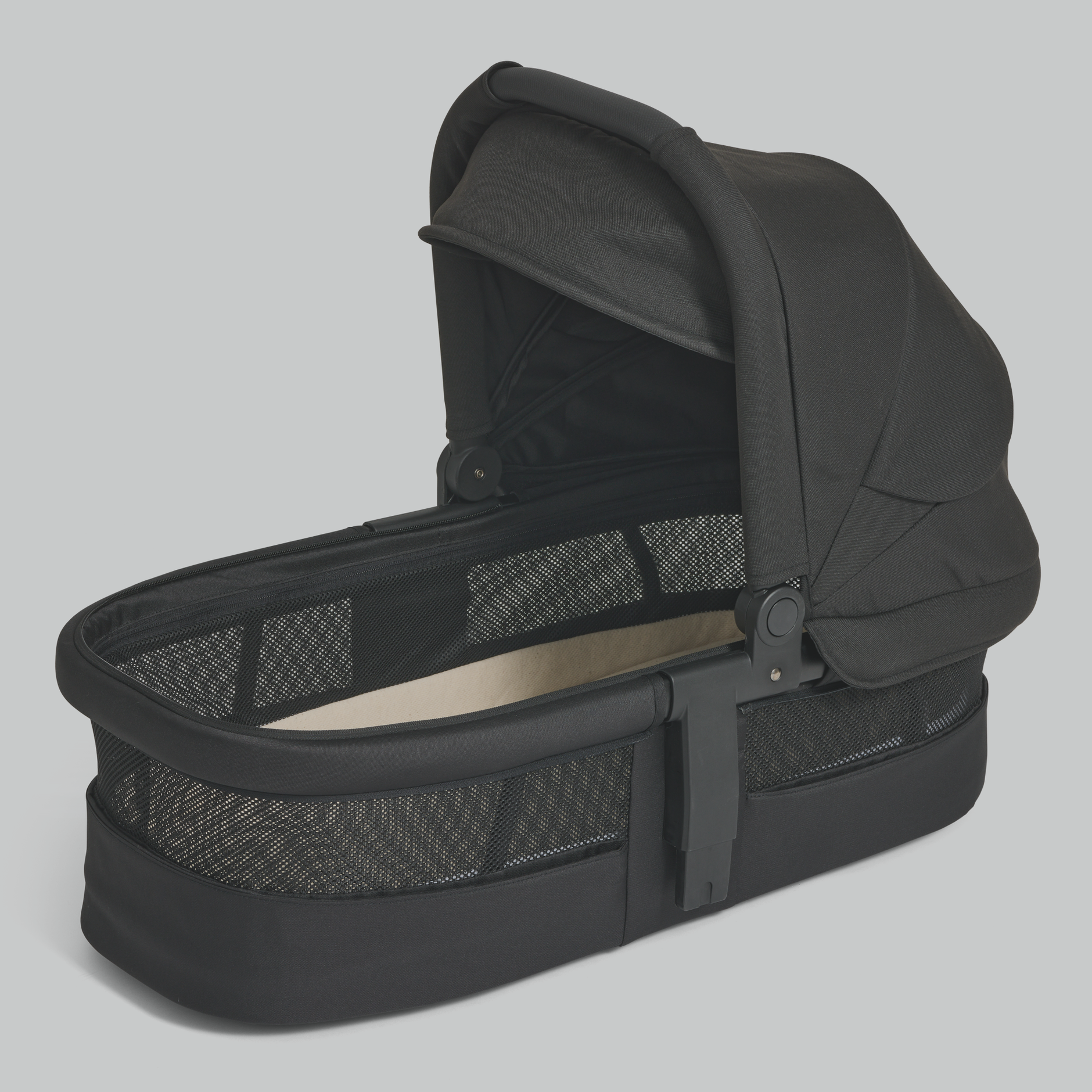 Carry Cot 3 – Edwards & Co Australia